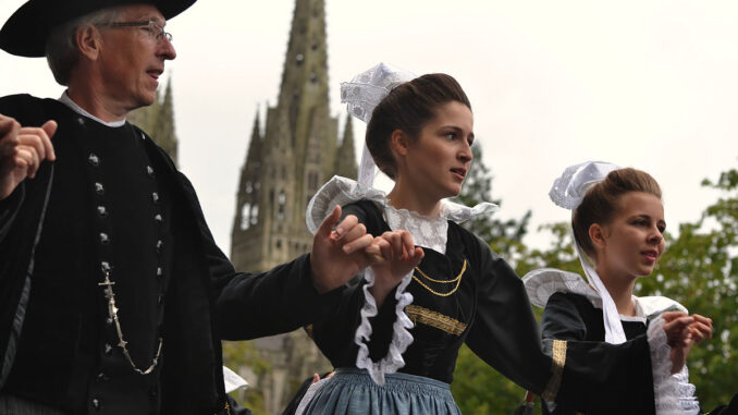 Dança An Dro... o que é? Origem e características