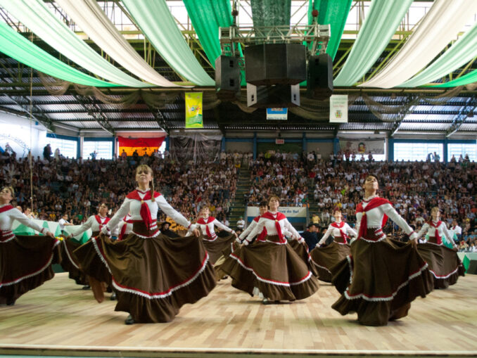 Dança do Boi de Mamão - Tradições da região Sul do Brasil