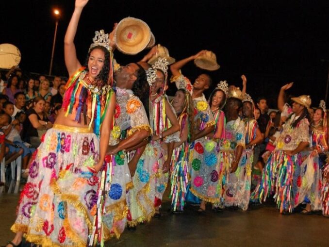 Torém - Tudo sobre a dança típica indígena brasileira (toré)